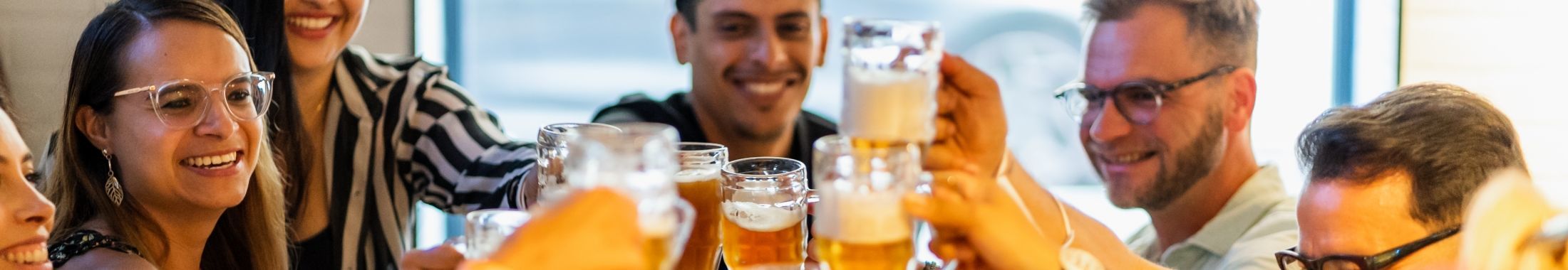 Travelers hostel Ozz Nice France | The bar of our Youth Hostel in Nice
